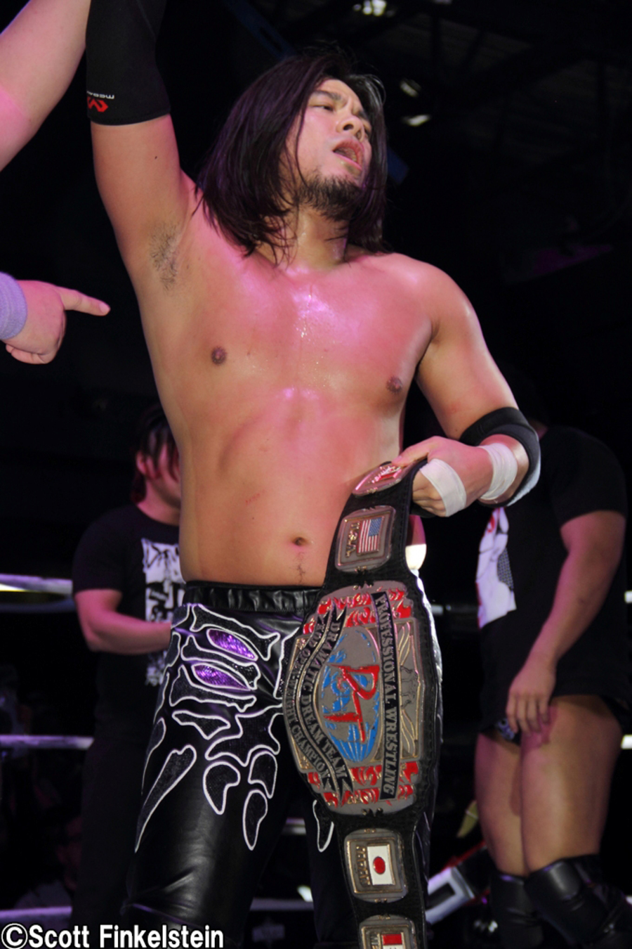 DDT: «DDT is Coming to América» Tetsuya Endo se corona | Superluchas