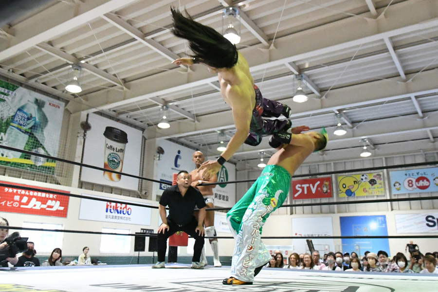 DDT: Lucha de mascotas, gana André the Giant Panda | Superluchas